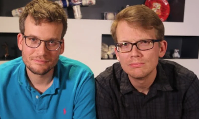 Hank Green, brother of YA author John Green, releases novel about a ...