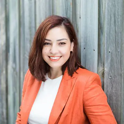 Threads of Time with Lauren Chater • Good Reading