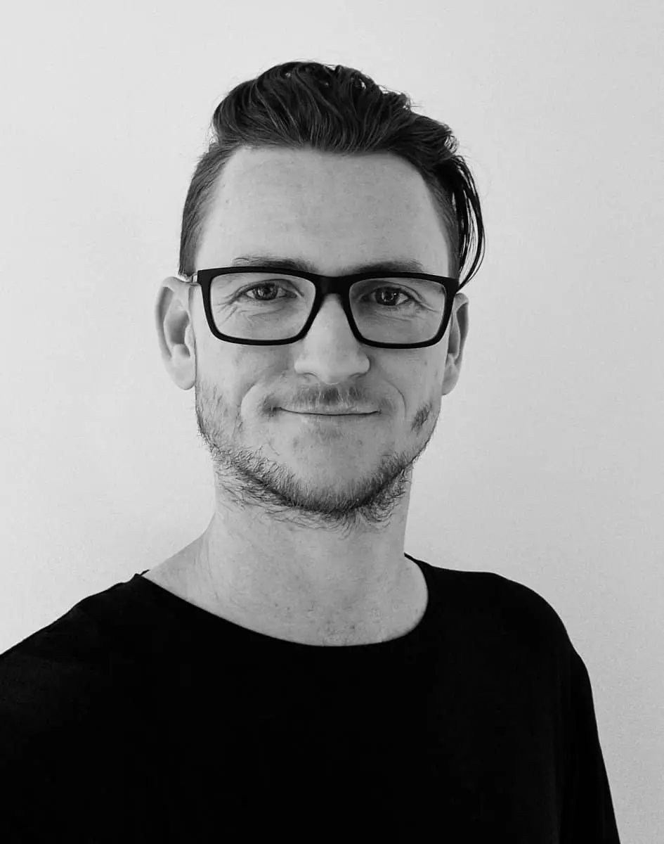 Opinion: Death of the Novelist? • Good Reading