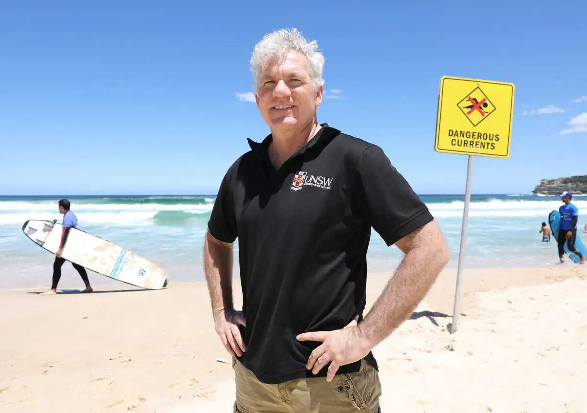 How to Spot a Rip with Dr Rob Brander • Good Reading