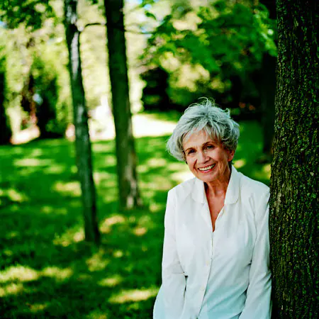 Nobel Prize winning author Alice Munro dies at 92